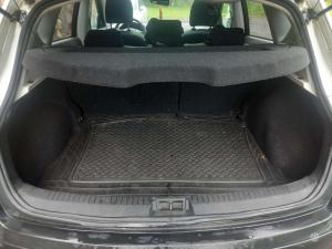 White Nissan Qashqai 2014 in Panevezys, with an engine capacity of 1.60 L and mileage of 250 thousand km for 3150 €, photo 18 on AUTOMOTO.COM.LV