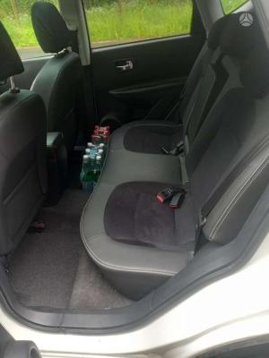 White Nissan Qashqai 2014 in Panevezys, with an engine capacity of 1.60 L and mileage of 250 thousand km for 3150 €, photo 19 on AUTOMOTO.COM.LV