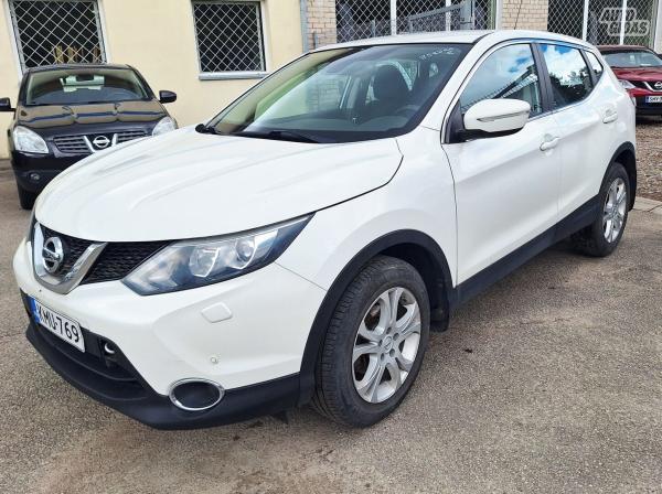 White Nissan Qashqai 2014 in Radviliskis, with an engine capacity of 1.20 L and mileage of 180 thousand km for 4800 €, photo 4 on AUTOMOTO.COM.LV