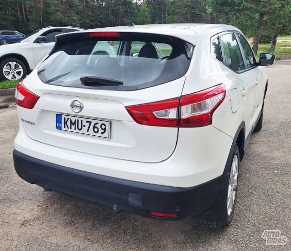 White Nissan Qashqai 2014 in Radviliskis, with an engine capacity of 1.20 L and mileage of 180 thousand km for 4800 €, photo 6 on AUTOMOTO.COM.LV