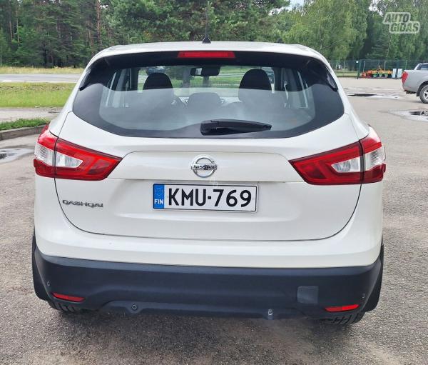 White Nissan Qashqai 2014 in Radviliskis, with an engine capacity of 1.20 L and mileage of 180 thousand km for 4800 €, photo 10 on AUTOMOTO.COM.LV
