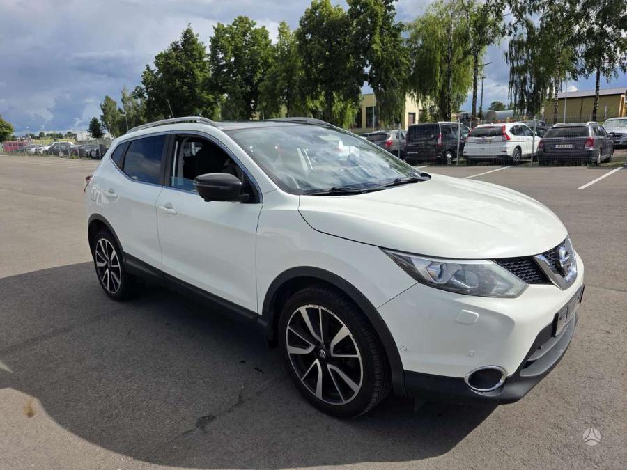Balts Nissan Qashqai 2014 Marijampole, ar dzinēja tilpumu 1.46 L un nobraukumu 226 tūkst. km par 7400 €, foto 3 vietnē AUTOMOTO.COM.LV