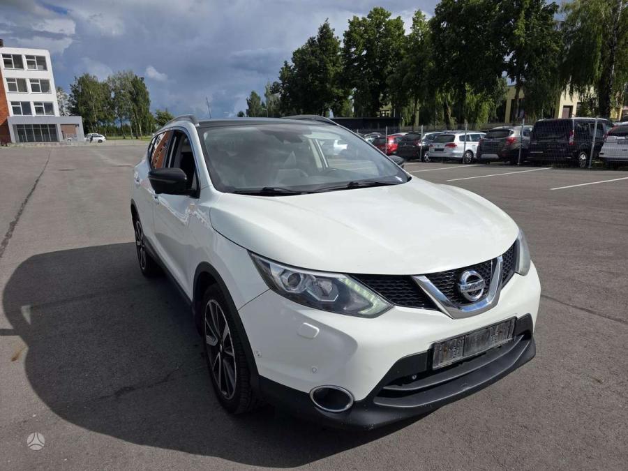 Balts Nissan Qashqai 2014 Marijampole, ar dzinēja tilpumu 1.46 L un nobraukumu 226 tūkst. km par 7400 €, foto 4 vietnē AUTOMOTO.COM.LV