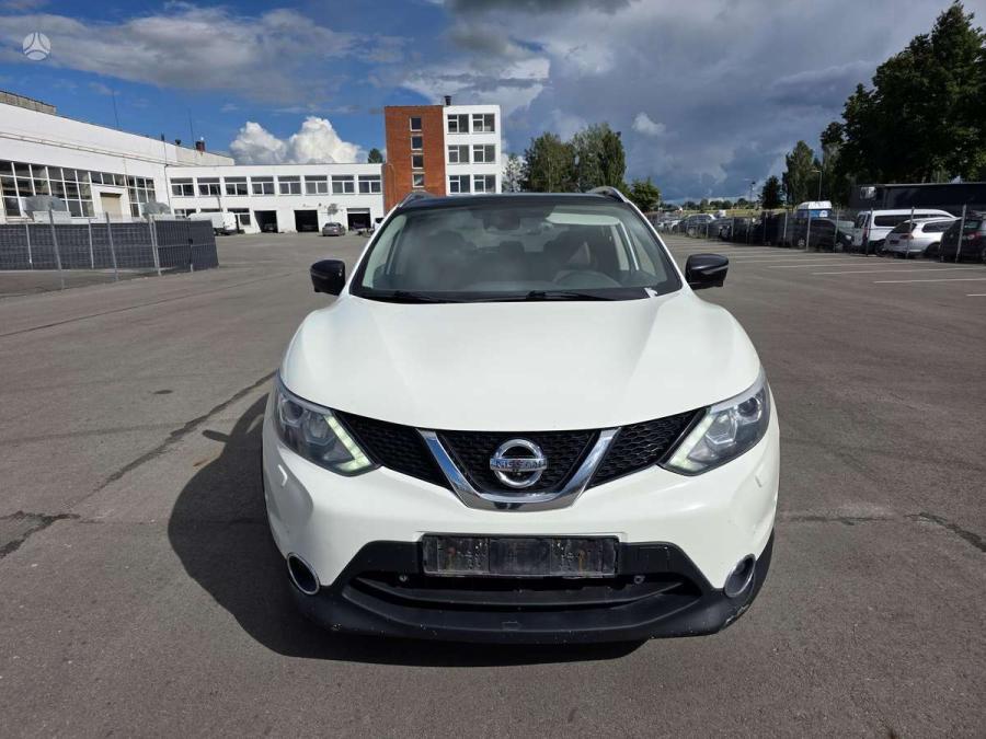 Balts Nissan Qashqai 2014 Marijampole, ar dzinēja tilpumu 1.46 L un nobraukumu 226 tūkst. km par 7400 €, foto 5 vietnē AUTOMOTO.COM.LV