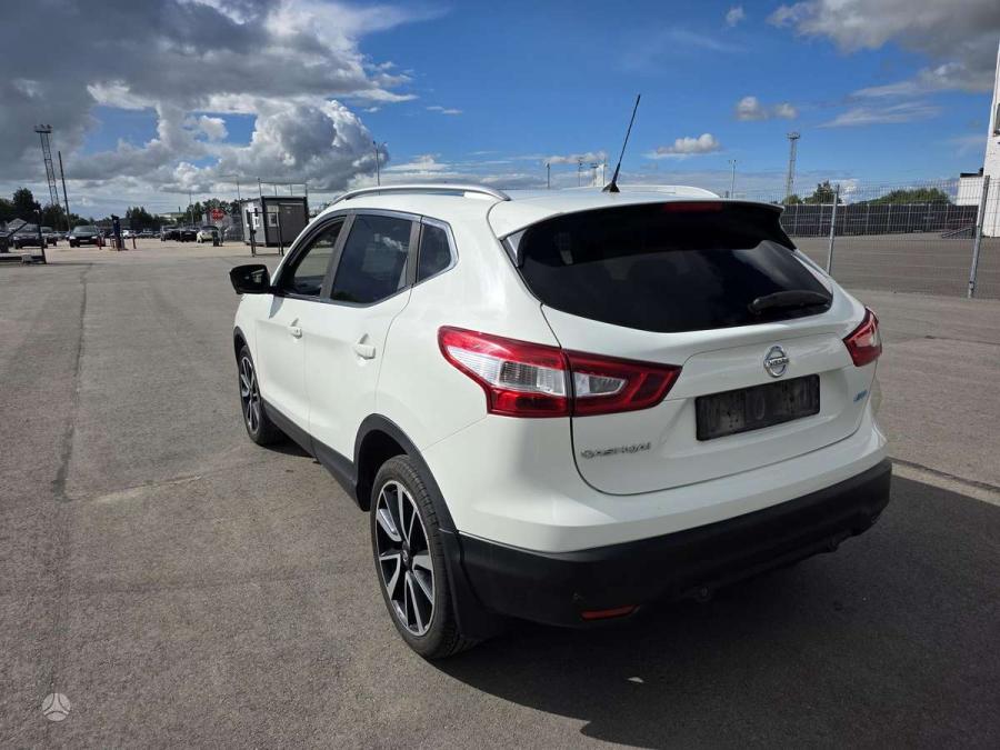 Balts Nissan Qashqai 2014 Marijampole, ar dzinēja tilpumu 1.46 L un nobraukumu 226 tūkst. km par 7400 €, foto 12 vietnē AUTOMOTO.COM.LV