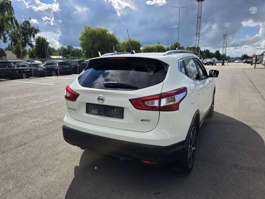 Balts Nissan Qashqai 2014 Marijampole, ar dzinēja tilpumu 1.46 L un nobraukumu 226 tūkst. km par 7400 €, foto 14 vietnē AUTOMOTO.COM.LV