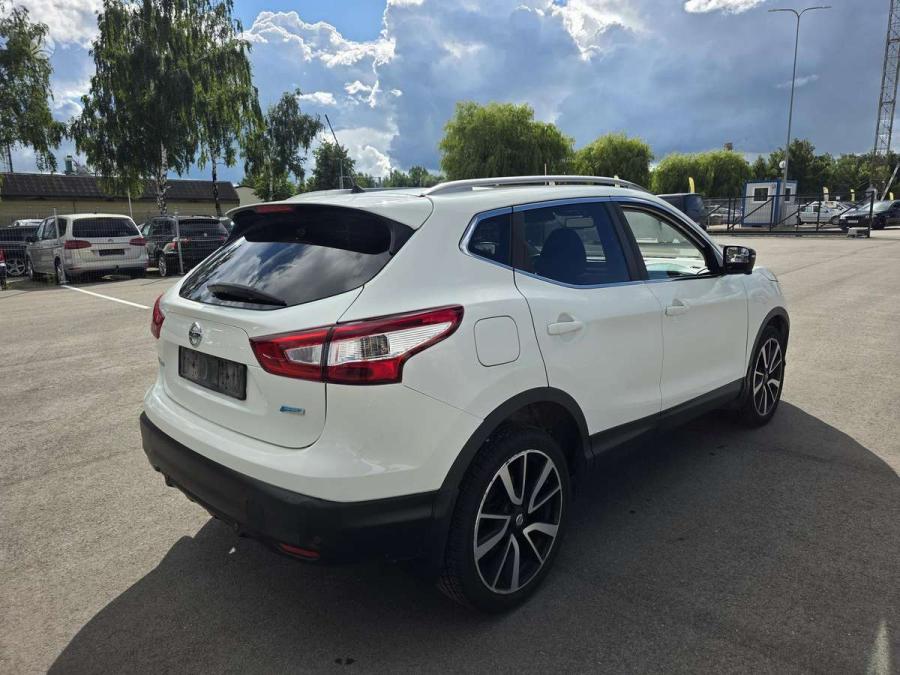 Balts Nissan Qashqai 2014 Marijampole, ar dzinēja tilpumu 1.46 L un nobraukumu 226 tūkst. km par 7400 €, foto 15 vietnē AUTOMOTO.COM.LV