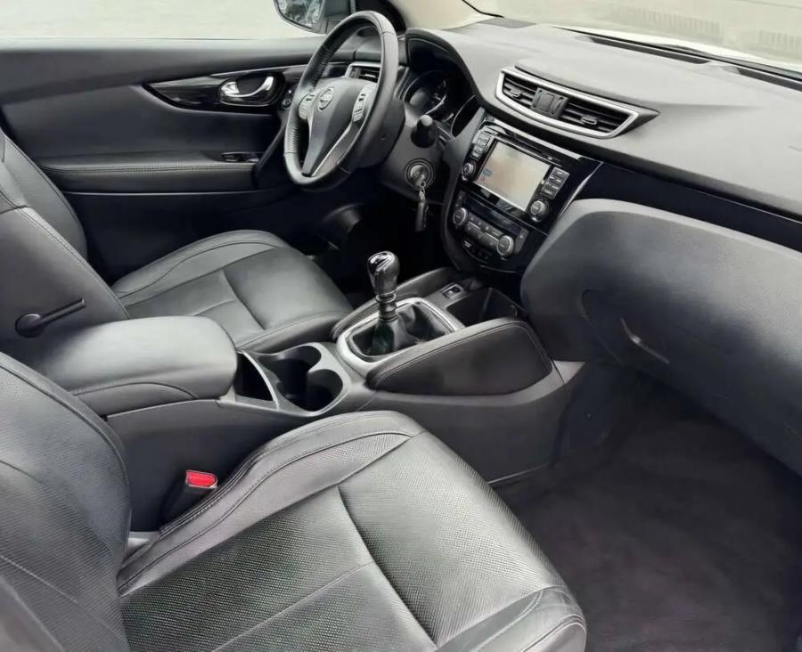White Nissan Qashqai 2014 in Telschi, with an engine capacity of 1.50 L and mileage of 242 thousand km for 7290 €, photo 14 on AUTOMOTO.COM.LV