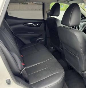 White Nissan Qashqai 2014 in Telschi, with an engine capacity of 1.50 L and mileage of 242 thousand km for 7290 €, photo 16 on AUTOMOTO.COM.LV