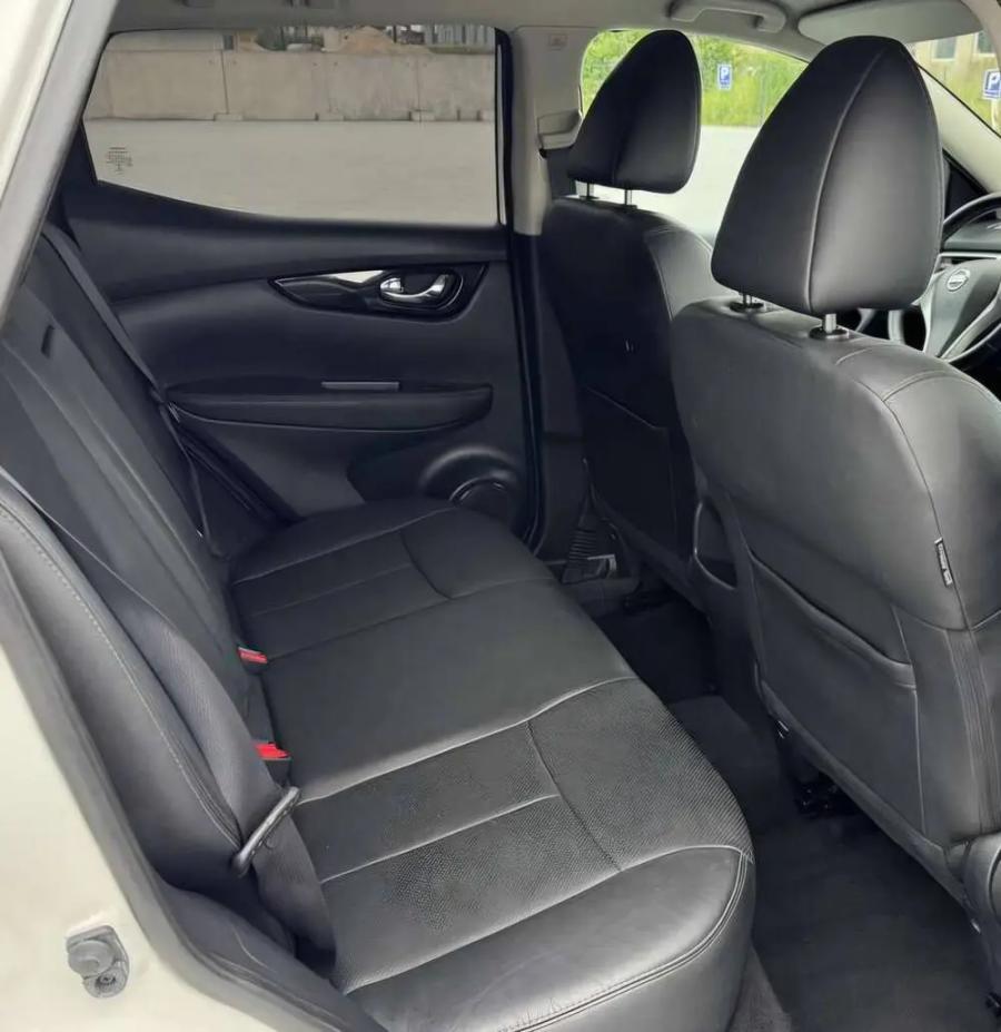 White Nissan Qashqai 2014 in Telschi, with an engine capacity of 1.50 L and mileage of 242 thousand km for 7290 €, photo 16 on AUTOMOTO.COM.LV