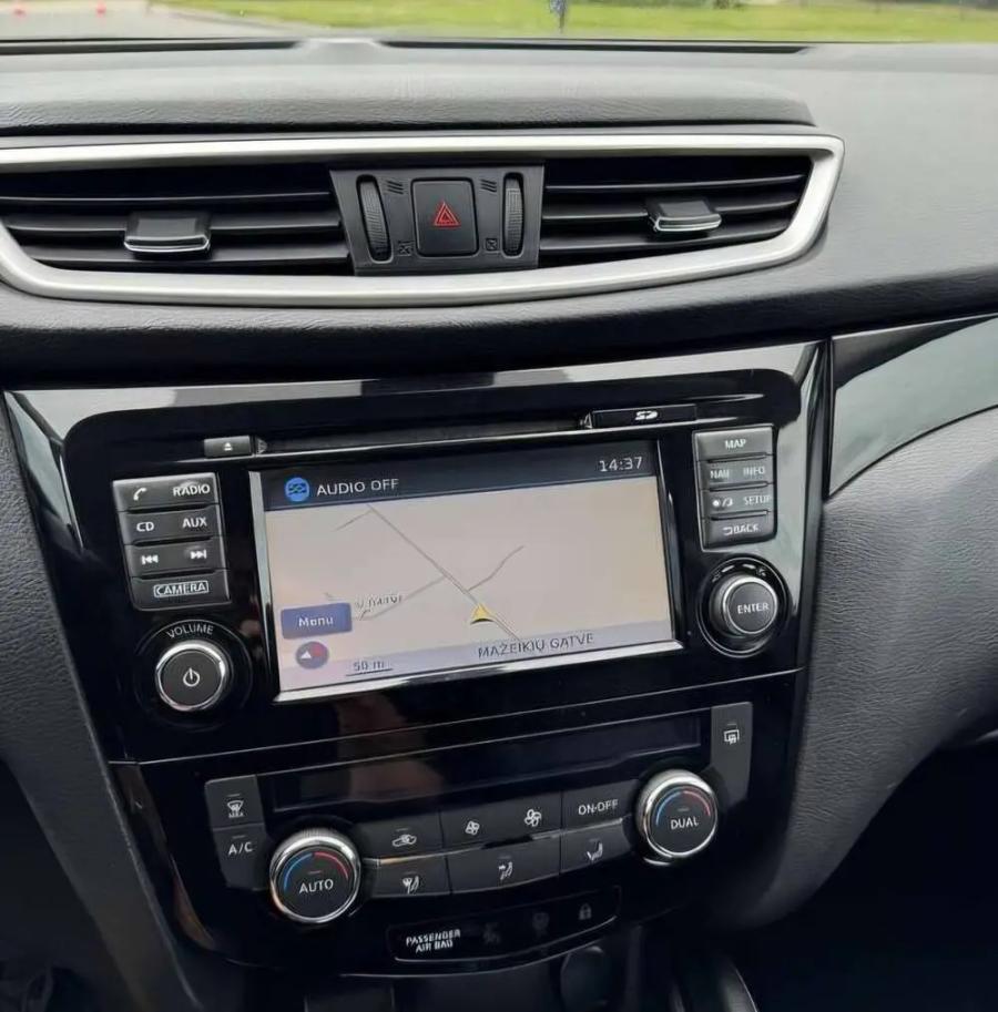 White Nissan Qashqai 2014 in Telschi, with an engine capacity of 1.50 L and mileage of 242 thousand km for 7290 €, photo 17 on AUTOMOTO.COM.LV