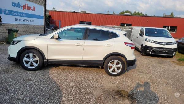 Balts Nissan Qashqai 2014 Telšiai, ar dzinēja tilpumu 1.46 L un nobraukumu 300 tūkst. km par 7700 €, foto 10 vietnē AUTOMOTO.COM.LV