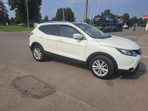 White Nissan Qashqai 2014 in Taurage, with an engine capacity of 1.46 L and mileage of 220 thousand km for 7000 €, photo 4 on AUTOMOTO.COM.LV