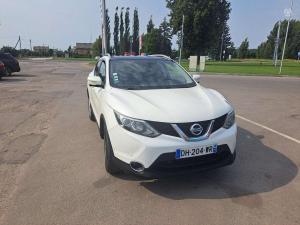 White Nissan Qashqai 2014 in Taurage, with an engine capacity of 1.46 L and mileage of 220 thousand km for 7000 €, photo 5 on AUTOMOTO.COM.LV
