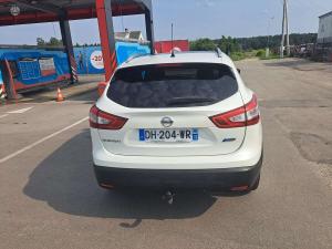 White Nissan Qashqai 2014 in Taurage, with an engine capacity of 1.46 L and mileage of 220 thousand km for 7000 €, photo 6 on AUTOMOTO.COM.LV