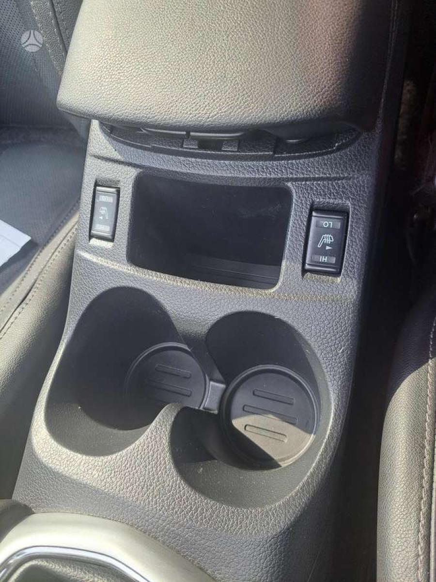 White Nissan Qashqai 2014 in Taurage, with an engine capacity of 1.46 L and mileage of 220 thousand km for 7000 €, photo 9 on AUTOMOTO.COM.LV
