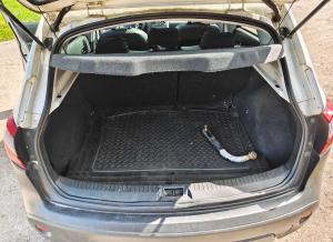 White Nissan Qashqai 2014 in Panevezys, with an engine capacity of 1.60 L and mileage of 287 thousand km for 2750 €, photo 17 on AUTOMOTO.COM.LV