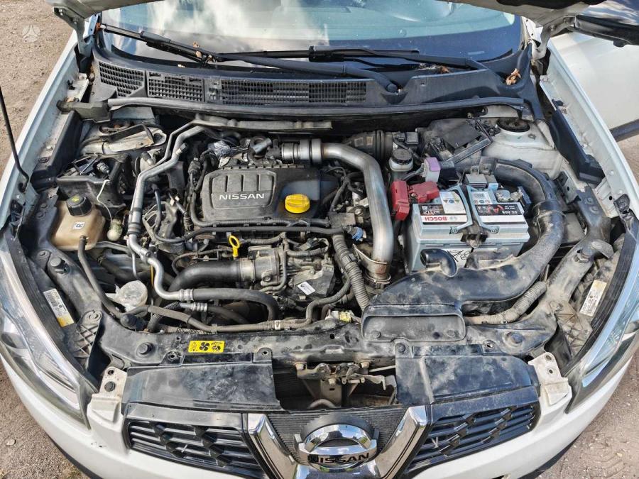White Nissan Qashqai 2014 in Panevezys, with an engine capacity of 1.60 L and mileage of 287 thousand km for 2750 €, photo 24 on AUTOMOTO.COM.LV