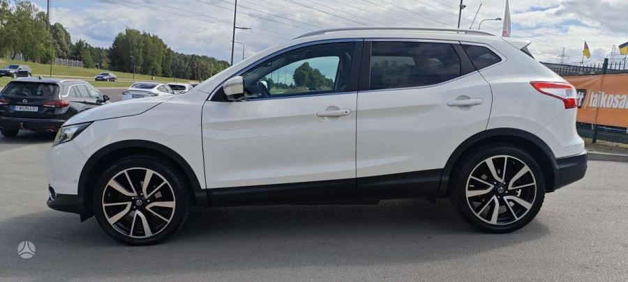 Balts Nissan Qashqai 2014 Kauņa, ar dzinēja tilpumu 1.20 L un nobraukumu 200 tūkst. km par 6499 €, foto 3 vietnē AUTOMOTO.COM.LV