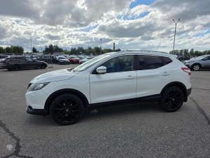 White Nissan Qashqai 2014 in Marijampole, with an engine capacity of 1.46 L and mileage of 239 thousand km for 6800 €, photo 4 on AUTOMOTO.COM.LV