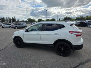 White Nissan Qashqai 2014 in Marijampole, with an engine capacity of 1.46 L and mileage of 239 thousand km for 6800 €, photo 6 on AUTOMOTO.COM.LV