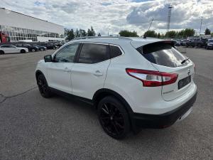 White Nissan Qashqai 2014 in Marijampole, with an engine capacity of 1.46 L and mileage of 239 thousand km for 6800 €, photo 7 on AUTOMOTO.COM.LV