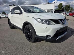 White Nissan Qashqai 2014 in Marijampole, with an engine capacity of 1.46 L and mileage of 239 thousand km for 6800 €, photo 16 on AUTOMOTO.COM.LV