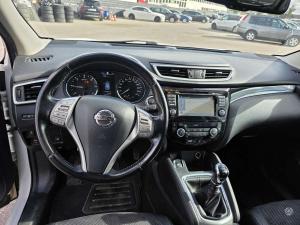 White Nissan Qashqai 2014 in Marijampole, with an engine capacity of 1.46 L and mileage of 239 thousand km for 6800 €, photo 21 on AUTOMOTO.COM.LV