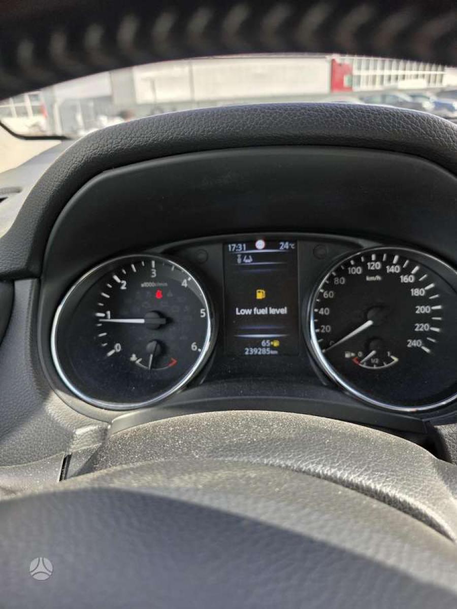 White Nissan Qashqai 2014 in Marijampole, with an engine capacity of 1.46 L and mileage of 239 thousand km for 6800 €, photo 23 on AUTOMOTO.COM.LV