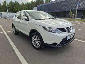White Nissan Qashqai 2014 in Utena, with an engine capacity of 1.46 L and mileage of 225 thousand km for 6500 €, photo 3 on AUTOMOTO.COM.LV