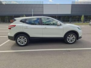 White Nissan Qashqai 2014 in Utena, with an engine capacity of 1.46 L and mileage of 225 thousand km for 6500 €, photo 7 on AUTOMOTO.COM.LV
