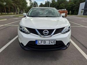 White Nissan Qashqai 2014 in Utena, with an engine capacity of 1.46 L and mileage of 225 thousand km for 6500 €, photo 8 on AUTOMOTO.COM.LV