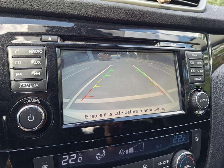 White Nissan Qashqai 2014 in Utena, with an engine capacity of 1.46 L and mileage of 225 thousand km for 6500 €, photo 14 on AUTOMOTO.COM.LV