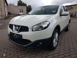 White Nissan Qashqai 2014 in Siauliai, with an engine capacity of 1.60 L and mileage of 272 thousand km for 3650 €, photo 4 on AUTOMOTO.COM.LV