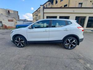 Balts Nissan Qashqai 2014 Kauņa, ar dzinēja tilpumu 1.46 L un nobraukumu 202 tūkst. km par 7500 €, foto  vietnē AUTOMOTO.COM.LV