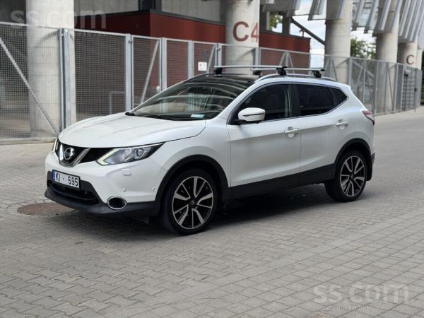White Nissan Qashqai 2014 in Riga, with an engine capacity of 1.20 L and mileage of 227 thousand km for 8000 €, photo 3 on AUTOMOTO.COM.LV