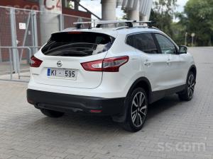 White Nissan Qashqai 2014 in Riga, with an engine capacity of 1.20 L and mileage of 227 thousand km for 8000 €, photo 7 on AUTOMOTO.COM.LV