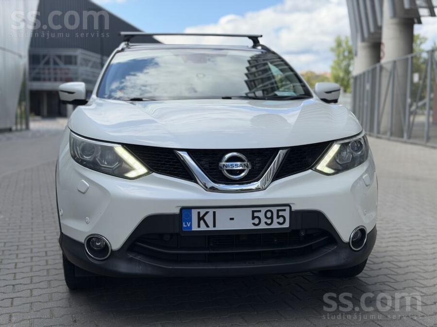 White Nissan Qashqai 2014 in Riga, with an engine capacity of 1.20 L and mileage of 227 thousand km for 8000 €, photo 11 on AUTOMOTO.COM.LV