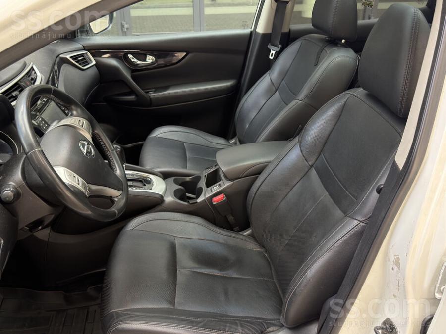 White Nissan Qashqai 2014 in Riga, with an engine capacity of 1.20 L and mileage of 227 thousand km for 8000 €, photo 12 on AUTOMOTO.COM.LV