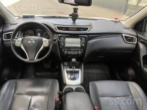 White Nissan Qashqai 2014 in Riga, with an engine capacity of 1.20 L and mileage of 227 thousand km for 8000 €, photo 14 on AUTOMOTO.COM.LV
