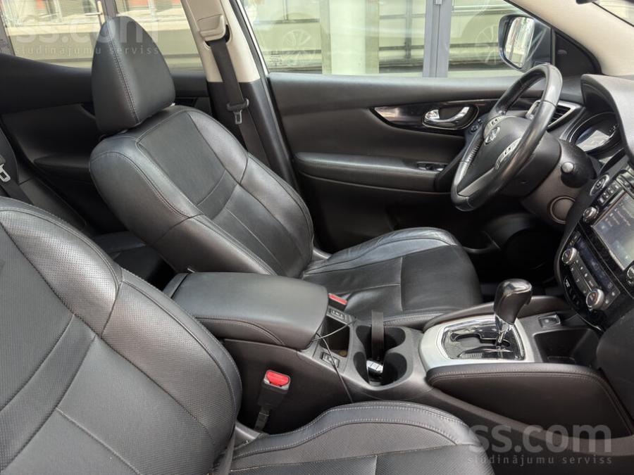 White Nissan Qashqai 2014 in Riga, with an engine capacity of 1.20 L and mileage of 227 thousand km for 8000 €, photo 16 on AUTOMOTO.COM.LV