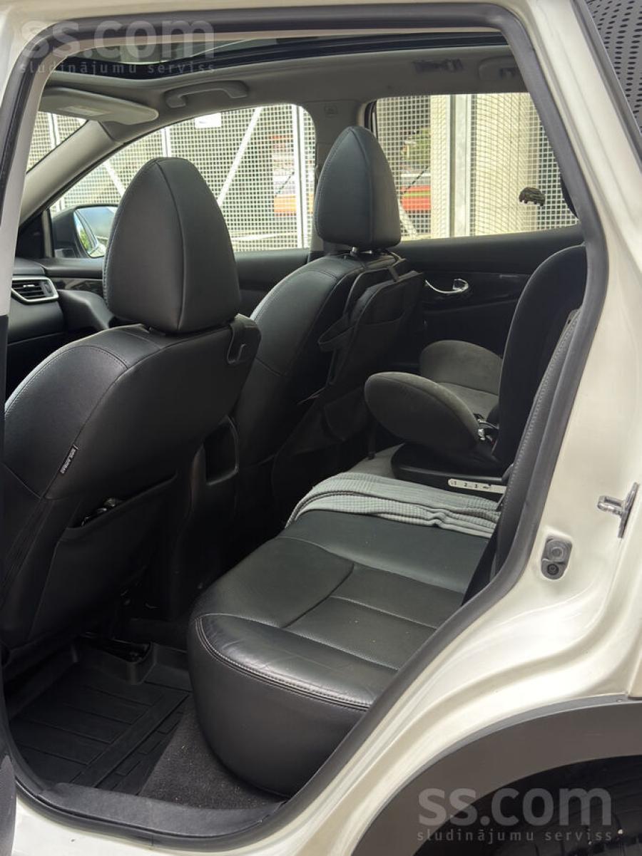 White Nissan Qashqai 2014 in Riga, with an engine capacity of 1.20 L and mileage of 227 thousand km for 8000 €, photo 18 on AUTOMOTO.COM.LV