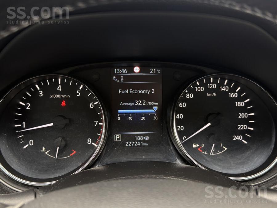 White Nissan Qashqai 2014 in Riga, with an engine capacity of 1.20 L and mileage of 227 thousand km for 8000 €, photo 20 on AUTOMOTO.COM.LV