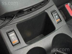 White Nissan Qashqai 2014 in Riga, with an engine capacity of 1.20 L and mileage of 227 thousand km for 8000 €, photo 25 on AUTOMOTO.COM.LV