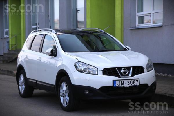 White Nissan Qashqai 2014 in Riga, with an engine capacity of 1.60 L and mileage of 313 thousand km for 4995 €, photo 5 on AUTOMOTO.COM.LV