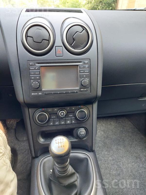 Balts Nissan Qashqai 2014 Rīga, ar dzinēja tilpumu 1.60 L un nobraukumu 261 tūkst. km par 5300 €, foto 4 vietnē AUTOMOTO.COM.LV