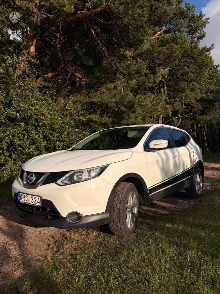 White Nissan Qashqai 2014 in Klaipeda, with an engine capacity of 1.60 L and mileage of 293 thousand km for 6950 €, photo 1 on AUTOMOTO.COM.LV