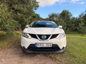White Nissan Qashqai 2014 in Klaipeda, with an engine capacity of 1.60 L and mileage of 293 thousand km for 6950 €, photo 4 on AUTOMOTO.COM.LV