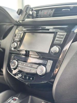 White Nissan Qashqai 2014 in Klaipeda, with an engine capacity of 1.60 L and mileage of 293 thousand km for 6950 €, photo 7 on AUTOMOTO.COM.LV