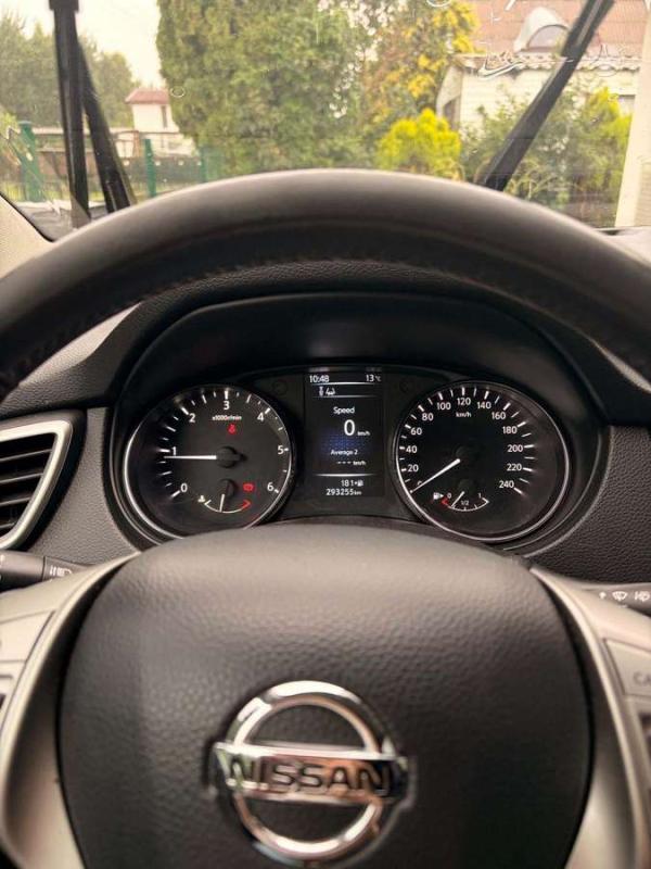 White Nissan Qashqai 2014 in Klaipeda, with an engine capacity of 1.60 L and mileage of 293 thousand km for 6950 €, photo 11 on AUTOMOTO.COM.LV